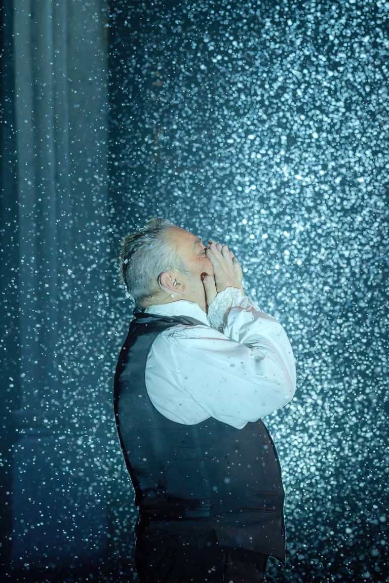 Dani Lary - Site officiel du magicien illusionniste Dani Lary. Les ...